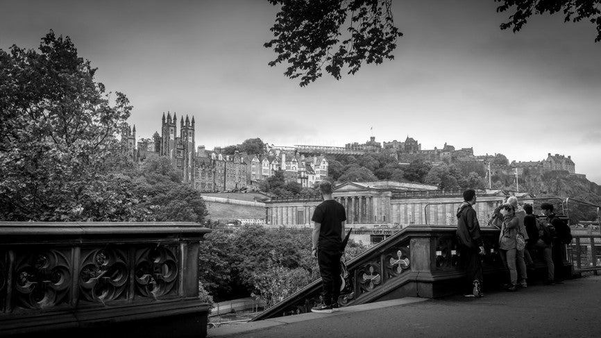 Street Photography in Edinburgh with Scott Read – Vanguard World UK